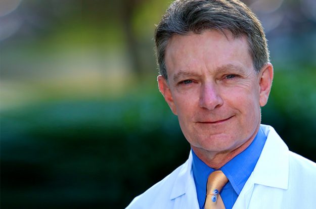Dr. Mottla Honoured with Prestigious Humanism in Medicine Award